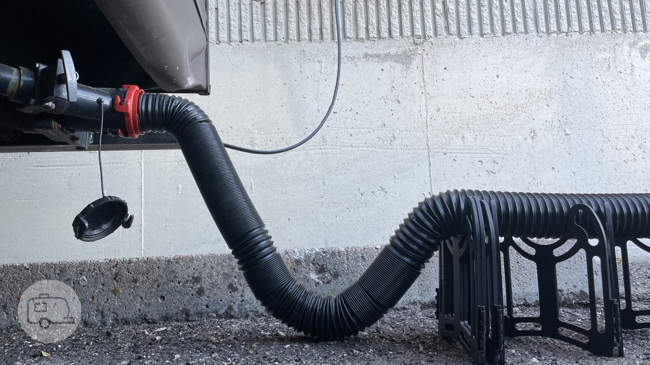 How To Set Up A P-Trap In The Sewer Discharge Hose - The Line Of Doody